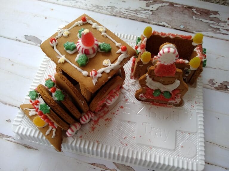 Benton's Gingerbread Train Kit | Aldi Reviewer