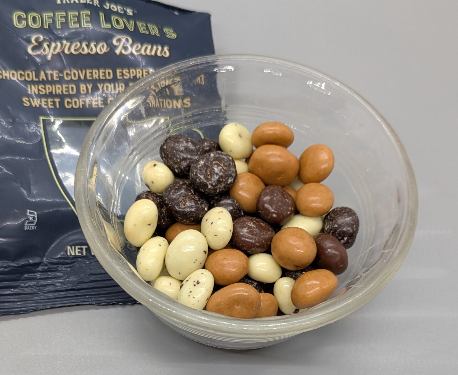 Trader Joe's Coffee Lover's Chocolate-Covered Espresso Beans | Aldi ...